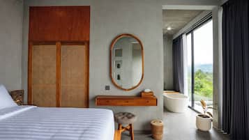 1 quarto, frigobar, cofres nos quartos, escrivaninha