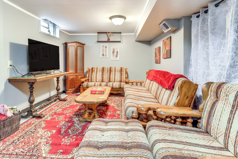 Walk To Adrian College: Family Home In Michigan - Riga, MI