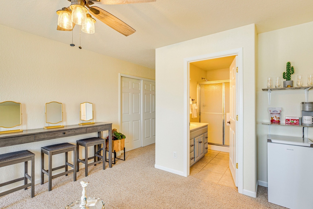 Luxe Mesa View Home On 35 Acres W/ Wraparound Deck - Colorado