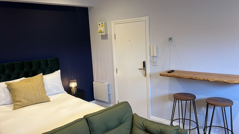 Leicester Square 3rd Floor Studio - Fitzrovia - London