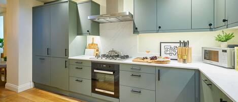 Casa | 4 quartos, secretária