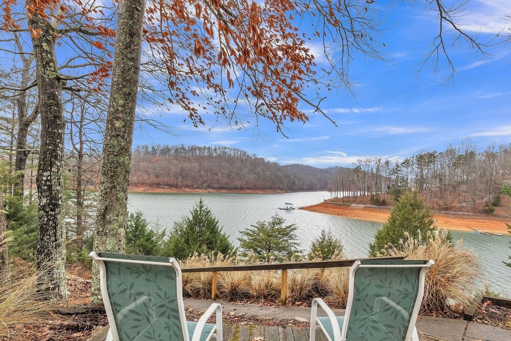 View West Lakefront Cottage 4 Bedroom Cottage - Norris Lake, TN