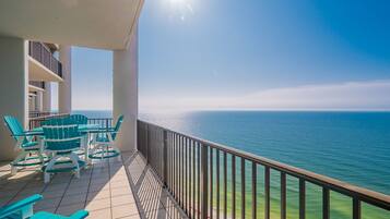 Apartamento em Condomínio Fechado, 3 quartos | Refeições ao ar livre