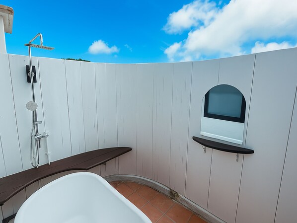 Quarto Twin Familiar, Vista para a cidade | Casa de banho