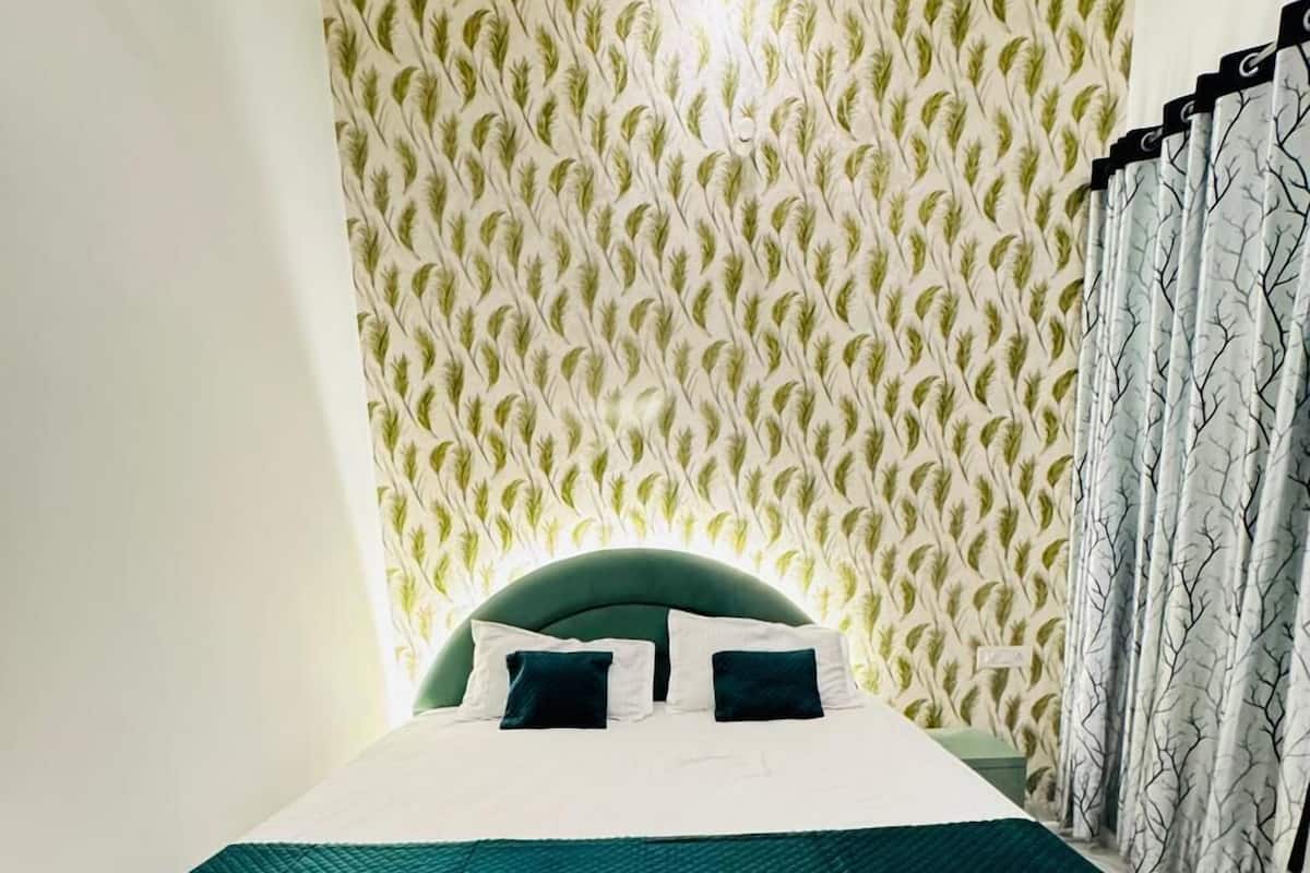 Quarto Duplo Deluxe | Cofre no quarto, secretária