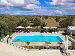 Quarto Triplo Comfort, varanda | Secretária, berços/camas para crianças grátis, Wi-fi grátis 