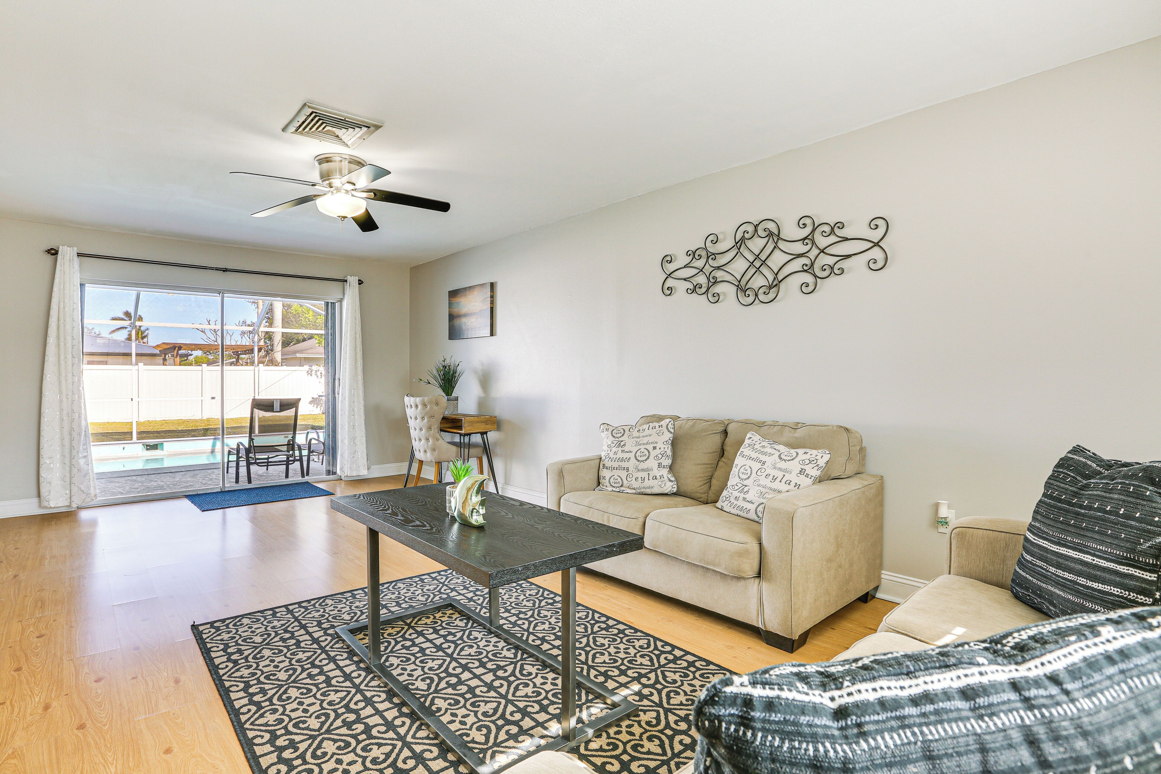 4 Mi To Lakes Park: Family Home In Fort Myers! - Fort Myers, FL