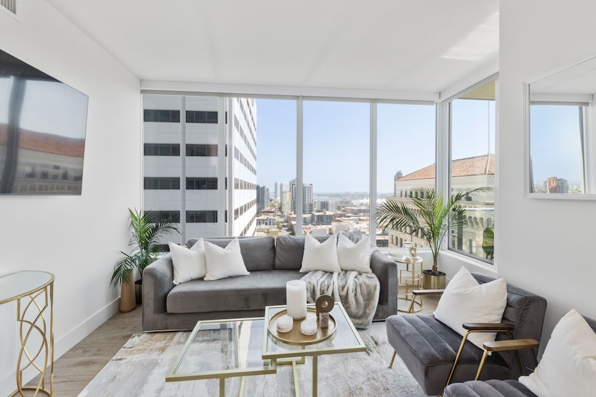 Large Luxury Apartment In The Heart Of Downtown San Diego - National City, CA