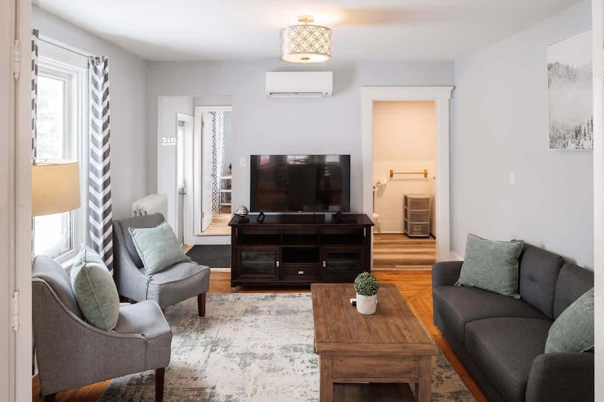 86a King Bed 2bd 3bt On Queen St. Downtown - Charlottetown