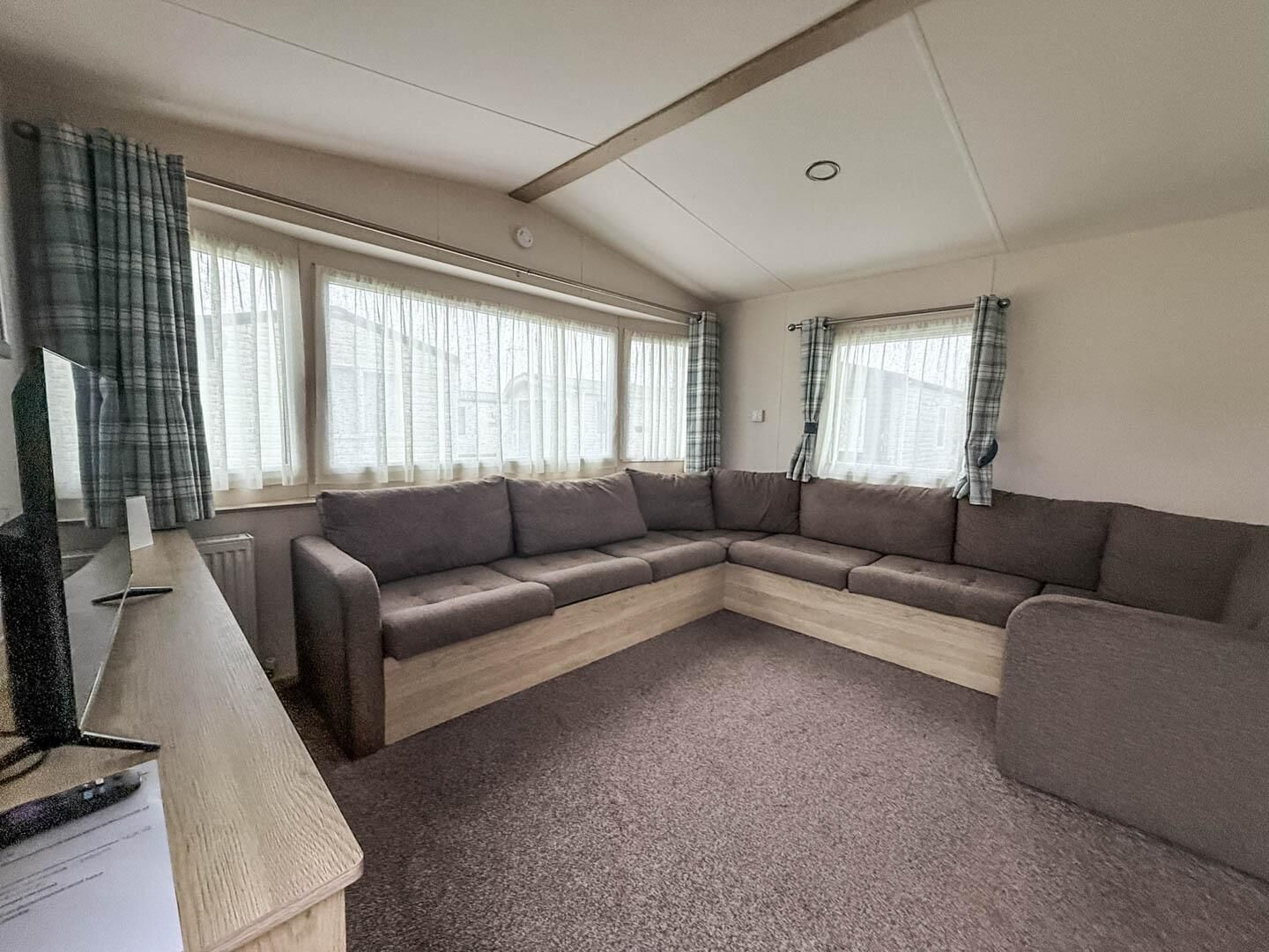 Lovley 8 Berth Caravan At Dovercourt Park, Essex Ref 44202b - Harwich