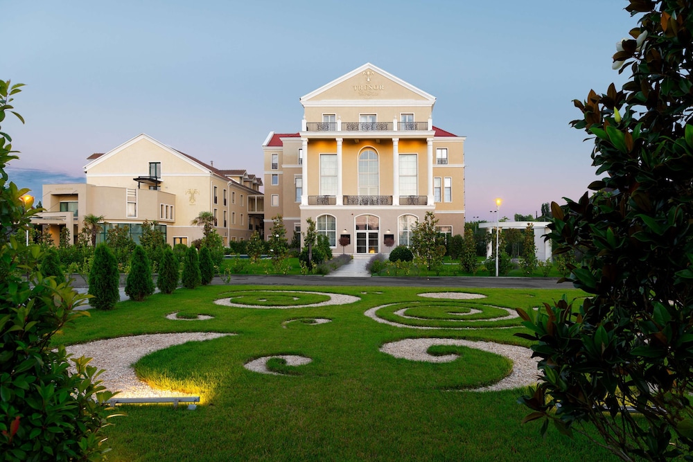 Tresor Le Palais Timisoara, Curio Collection By Hilton - Timișoara