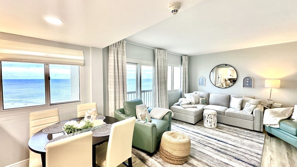 Dreamy Water Views From Every Window-beachfront Condo-2 King Beds++ - Laguna Beach