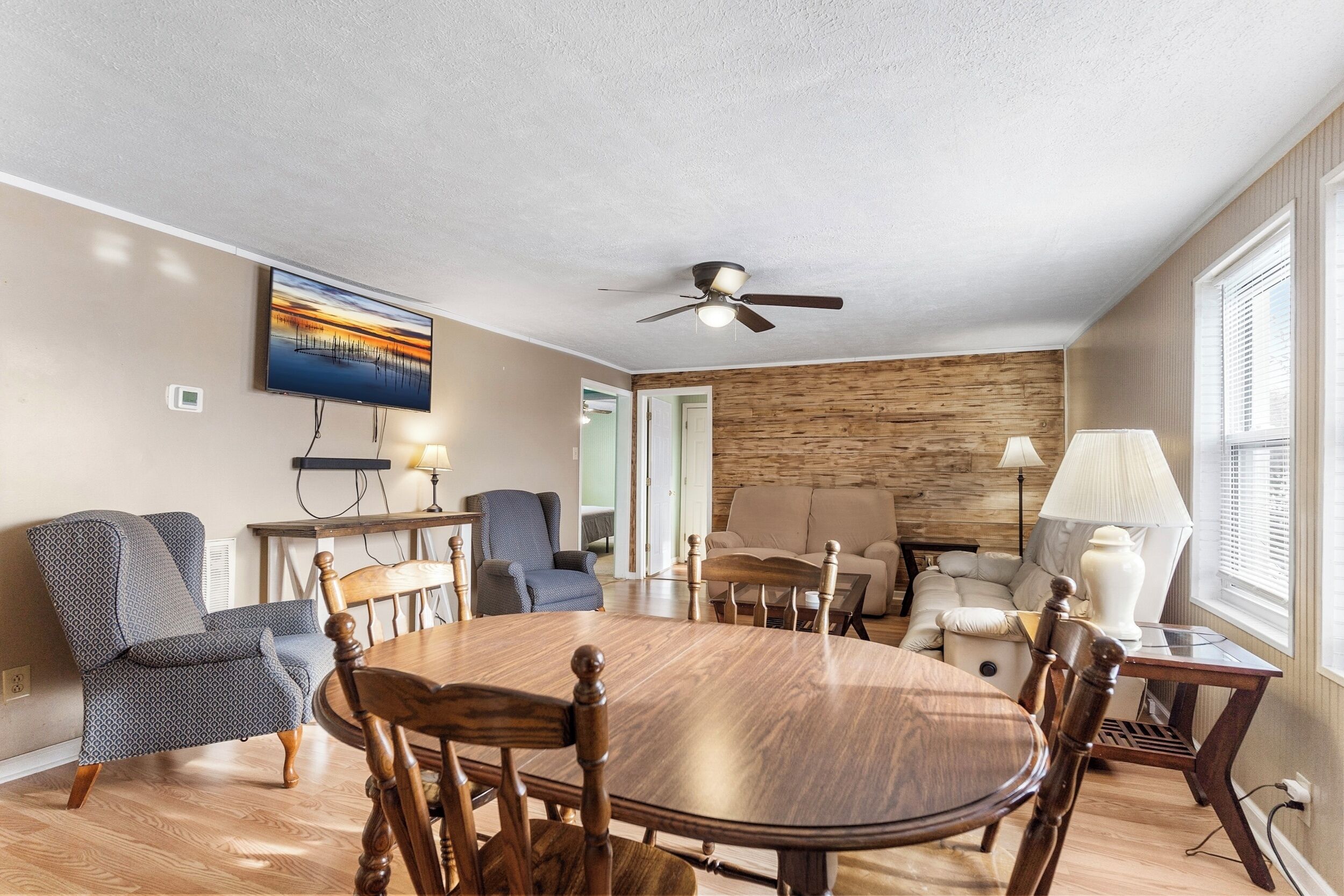 Affordable, Private, Single Level House Steps From Hard Rock Casino Pet Friendly - Bristol, TN