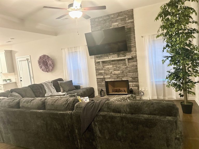 Spacious, 5-bedroom House W/ Theater Room, Outdoor Patio/tv, 2024 New Build - Augusta