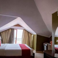 Quarto Individual Clássico, varanda | Secretária, secretária adequada para computadores portáteis 