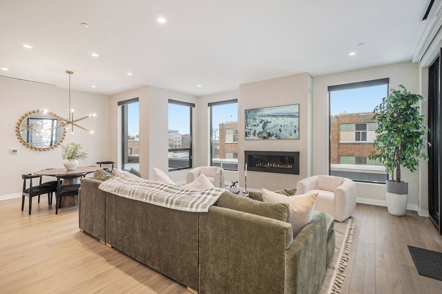 New: Luxury Downtown Condo With City Views & Premier Amenities - Holland Tulip Time Festival