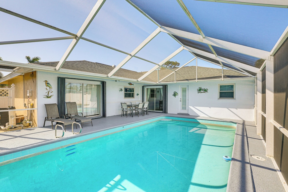 4 Mi To Lakes Park: Family Home In Fort Myers! - Fort Myers, FL