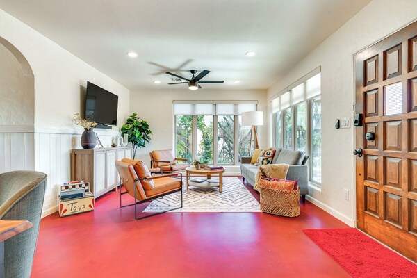 Gazebo, Patios & Grill: Colorful Tucson Retreat! - Tucson, AZ