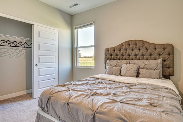 Indiana Home < 1 Mi To Proctor Park! - Greenwood, IN