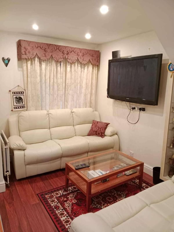 London - Waterfront House - Stay8 - Parking - Yard - London, UK
