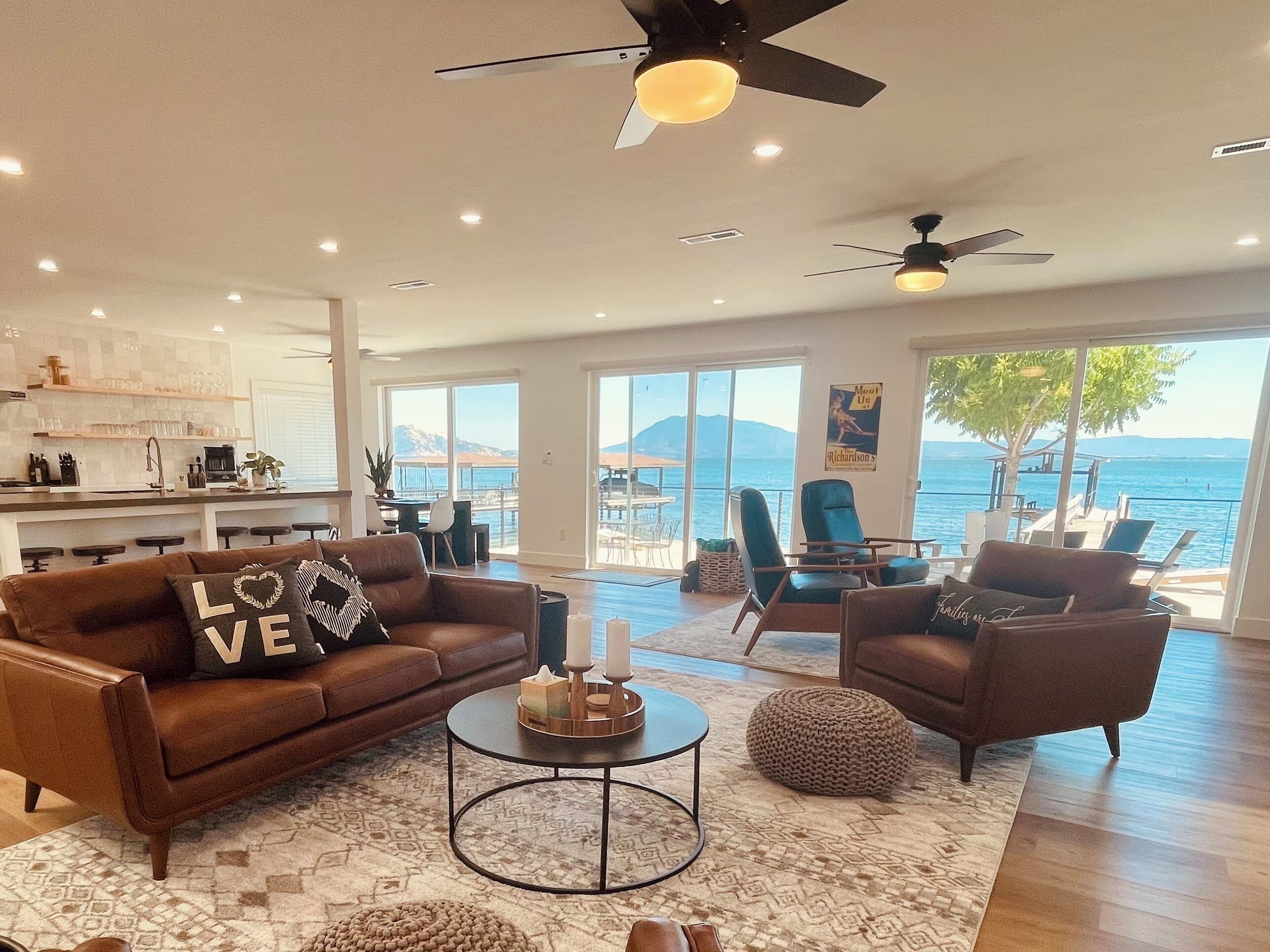 Modern Farmhouse, Lakefront Oasis - 尼斯