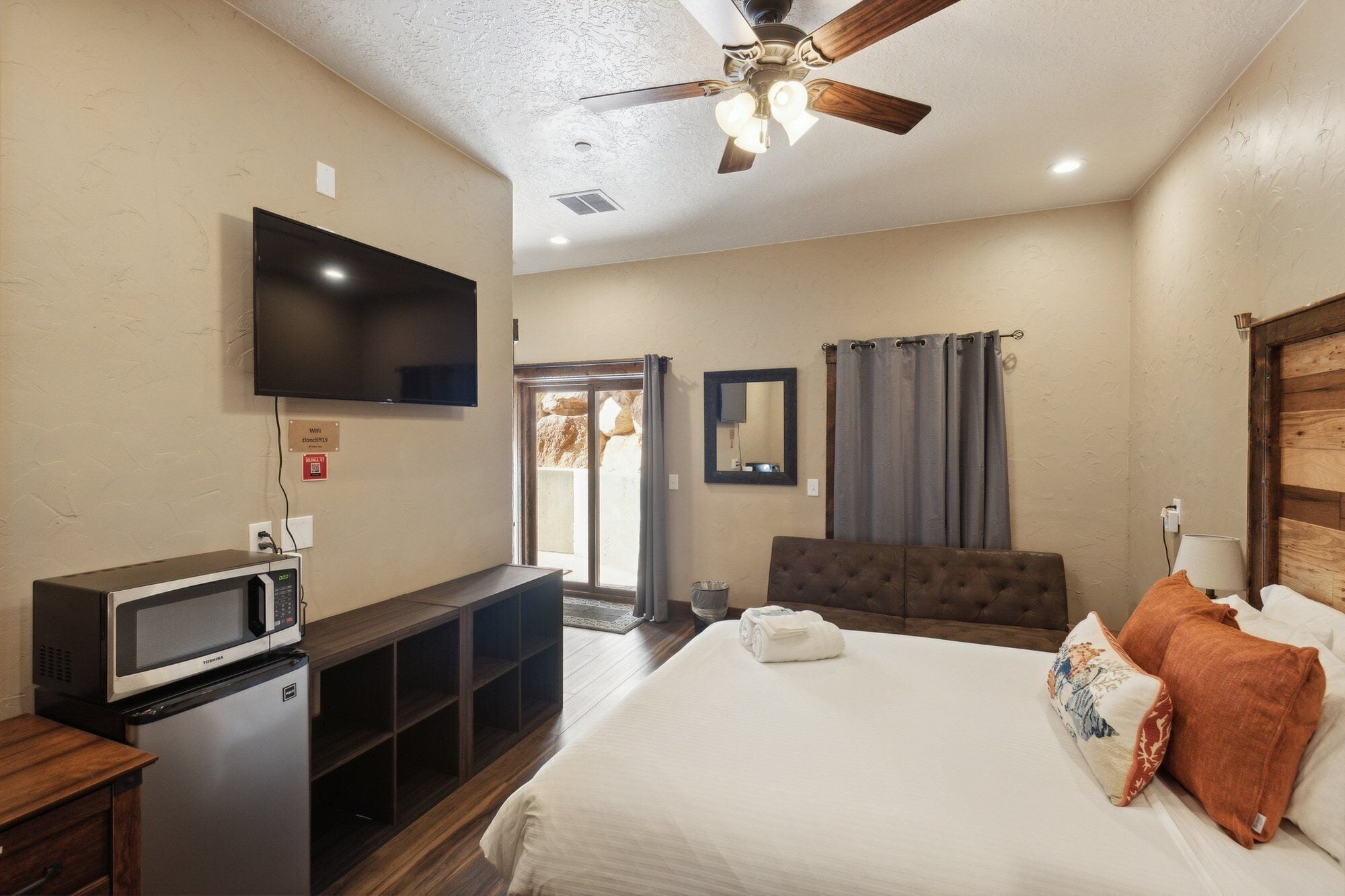 New! Room 14 - Capital Reef By Zion Cliff Lodge - Utah