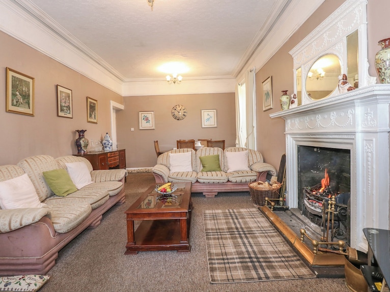 Plas Dorothea, Pet Friendly, Character Holiday Cottage In Penygroes - Anglesey