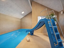 Casa | Piscina | Piscina interna, piscina externa