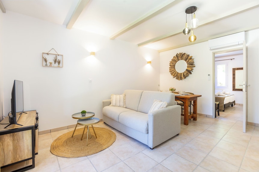 Maison 'Domaine De Meyrol - Gite 1' Avec Vue Sur Les Montagnes, Wi-fi Et Climatisation - Orgon