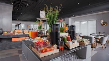 Pequeno-almoço tipo buffet diário (68 CNY por pessoa)