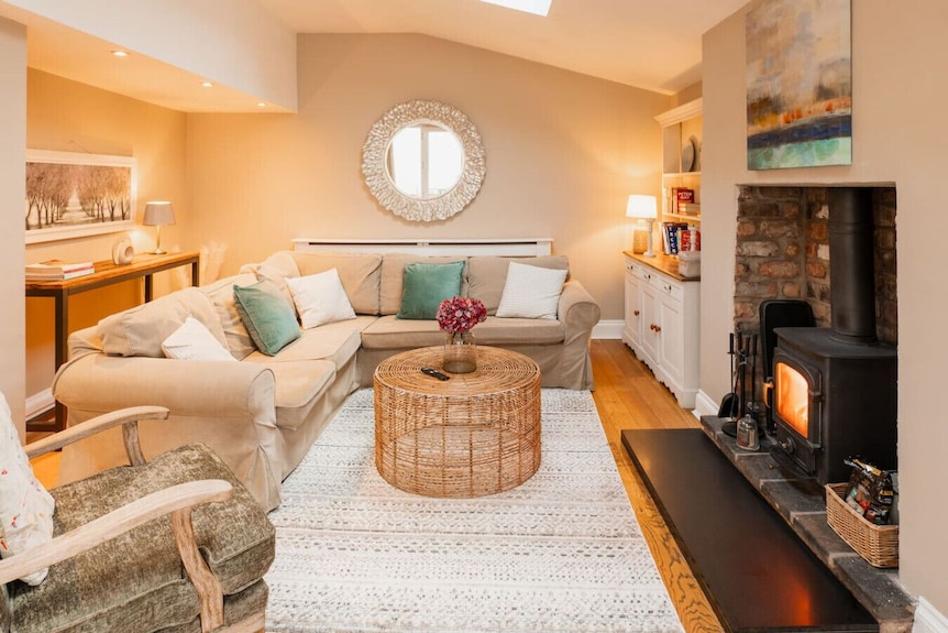 Spacious 4 Bed Home In Chester. Parking For 1 Car - Chester, UK