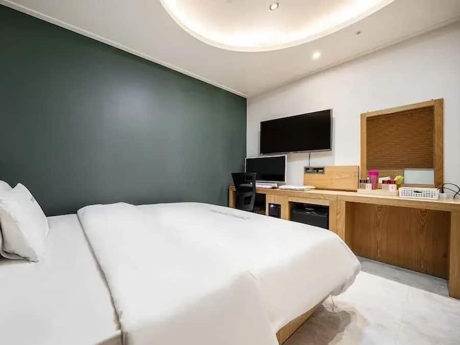 Quarto básico | Wi-Fi de cortesia