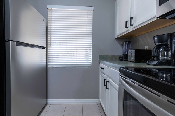 Cozy Family 3br Townhouse Perfect Stay For 6 Guests - Gatorland, Orlando
