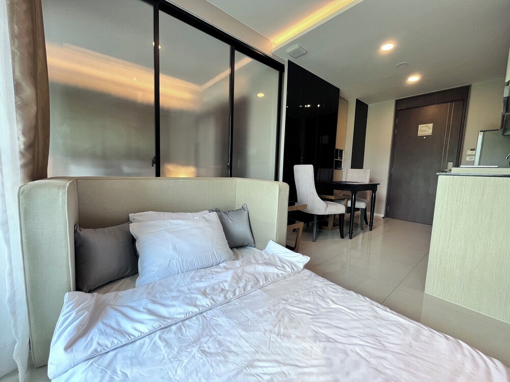 BnB Homes Modern Pool Apartment Near Beach Surin - Mida Grande - Choeng Thale | Vrbo