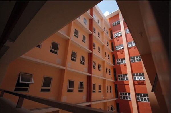 Léo's Cachette: Your Modern Cityscape Of Comfort And Convenience In Naga City - Naga