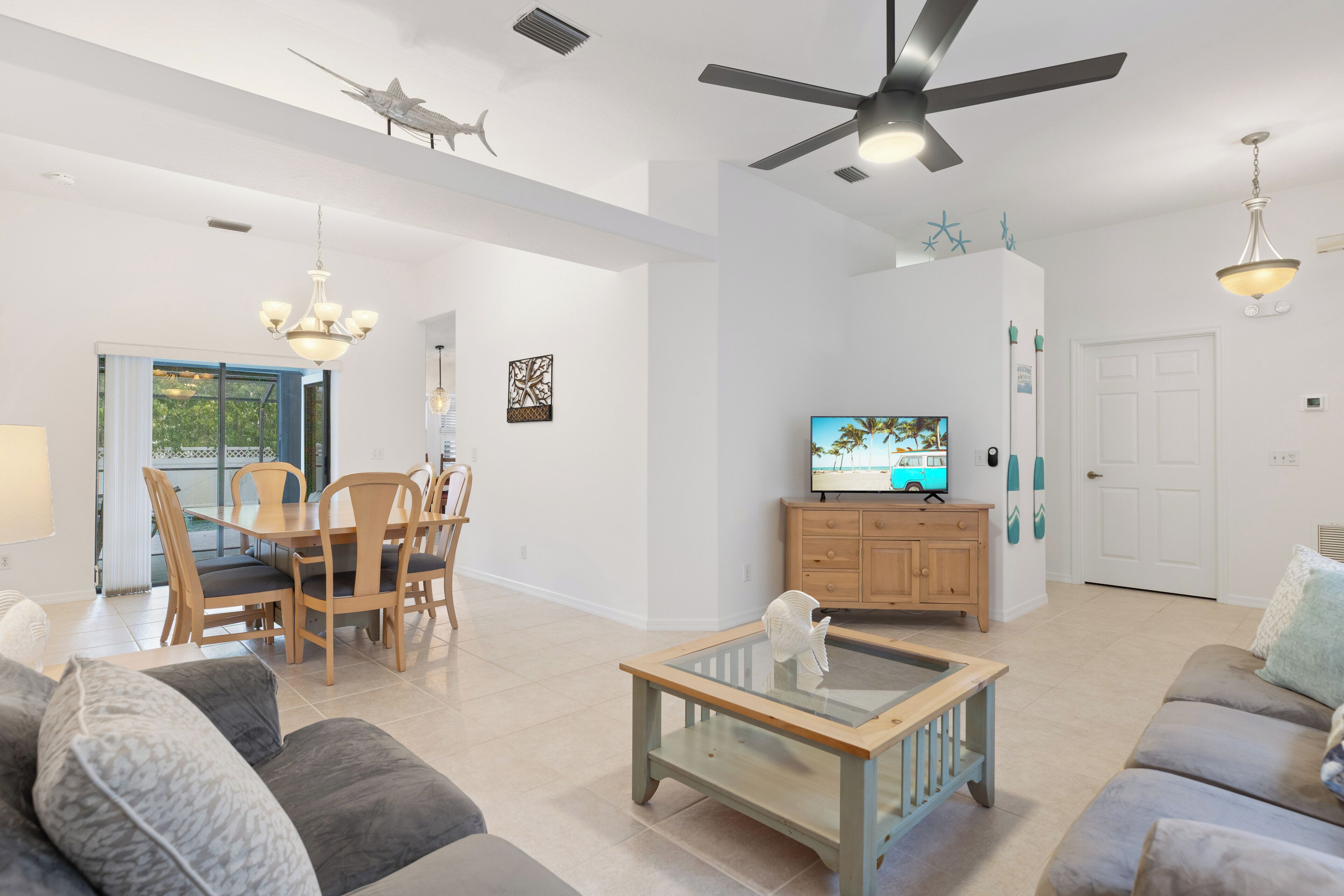 ︎Private Oasis! Heated Pool, Fenced Yard, Poolside Bathroom, Mins To Beach! - Sebastian, FL