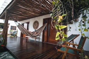 Suíte família, vista para o jardim | Terraço/pátio
