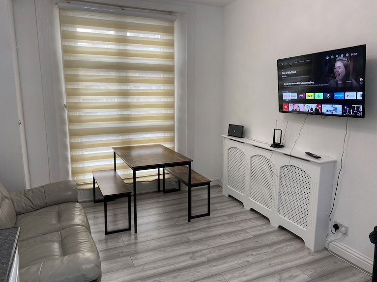 Flat Next To Westfield Shopping Centre - 트위크넘