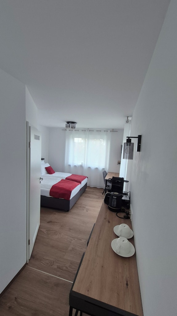 Apartments Seibel Double/twin Room With Balcony - Metzingen