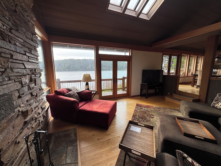 Deer Point Paradise - Private Beach, Incredible Views, Total Privacy - Orcas Island, WA