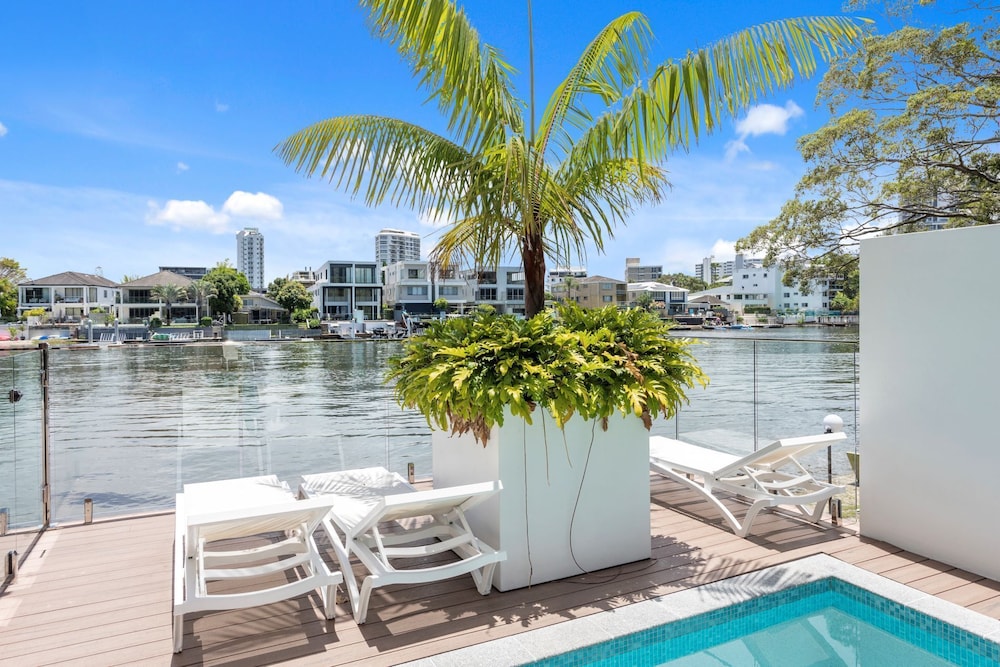 Waterfront Escape At Essentia - Surfers Paradise