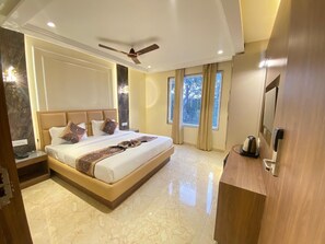 Quarto Duplo Standard, vista para o jardim | Wi-fi grátis, roupa de cama fornecida 