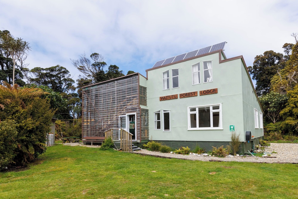 Waitutu Forest Lodge - Fiordland