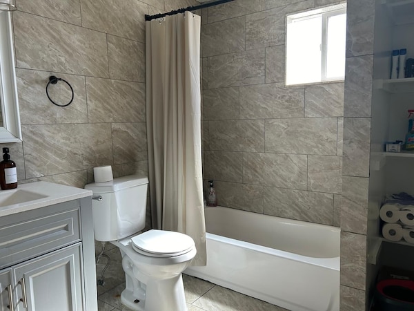 3-bedroom Live And Work Startup House Near Public Transit And Sfo In San Bruno - Millbrae, CA