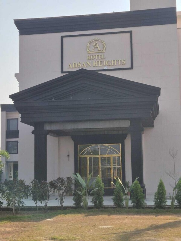 Hotel Adsan Heights - Gajraula