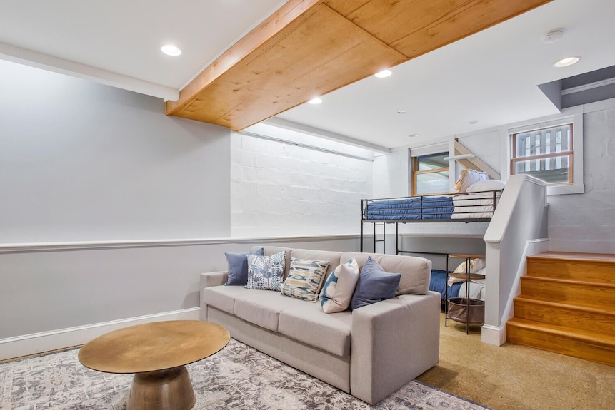 Spacious 5 Br House - 5 Min Walk To N-mc Stadium! - Annapolis, MD