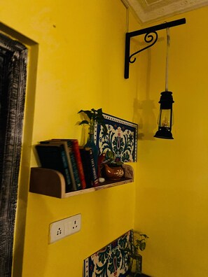 Quarto casal superior | Escrivaninha, Wi-Fi de cortesia