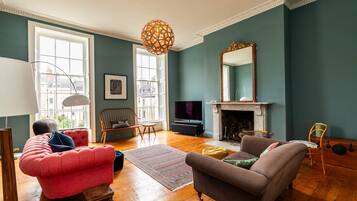 Casa | 5 quartos, internet de alta velocidade