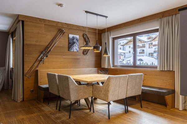 Inviting Chalet With Pool In Tyrol - Garmisch-Partenkirchen