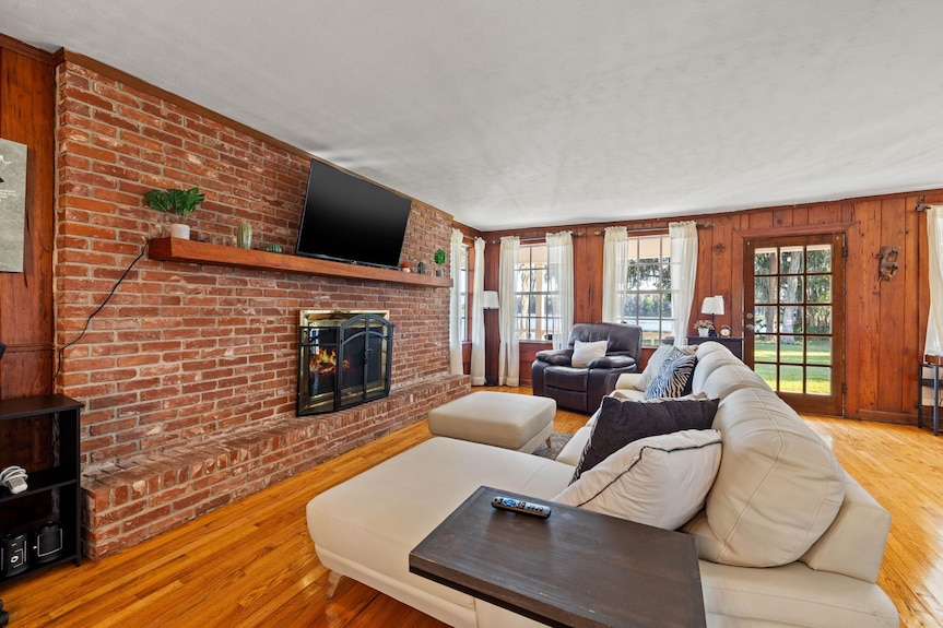 Charming Tampa Lakehouse - Prime Location Close To Everything! - Land O' Lakes, FL